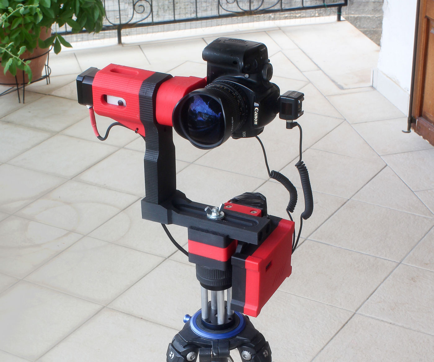 Eclíck Shop – Buy ready to use Robotic Motorized Pan Tilt Head and WiFi Pro Cointrollert